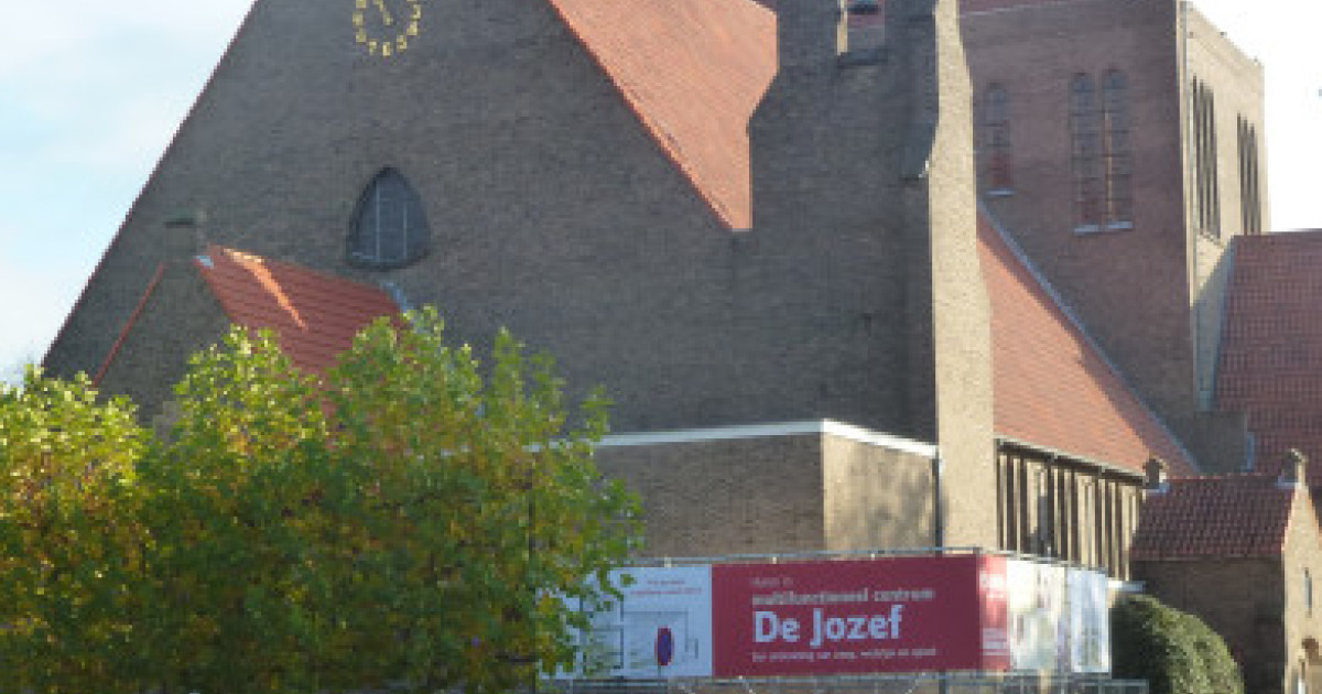 Kerkcomplex: kerk en pastorie, Geldrop | Monumenten.nl